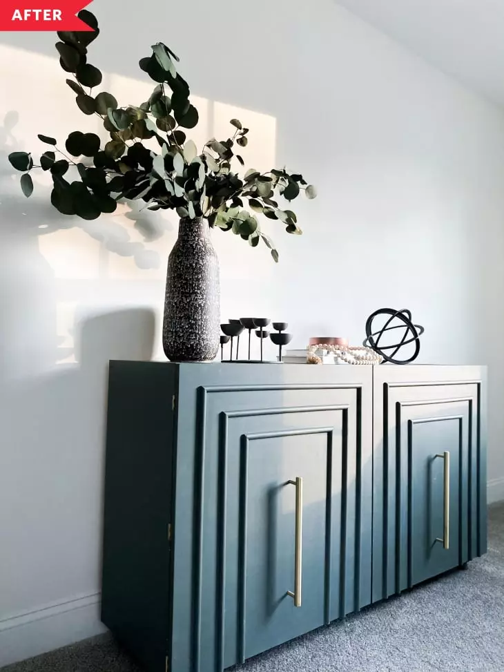 Mgbe: Green credenza nwere ọnụ ụzọ ederede na ngwaike ọla edo