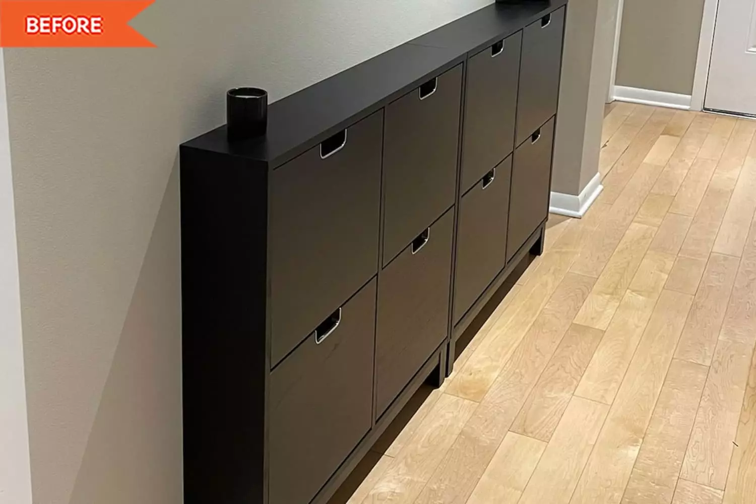 Pele le ka morao: Sekhechana sa IKEA Entryway se Lahleheloa ke "Office File Cabinet Vibes" ka DIY e potlakileng.