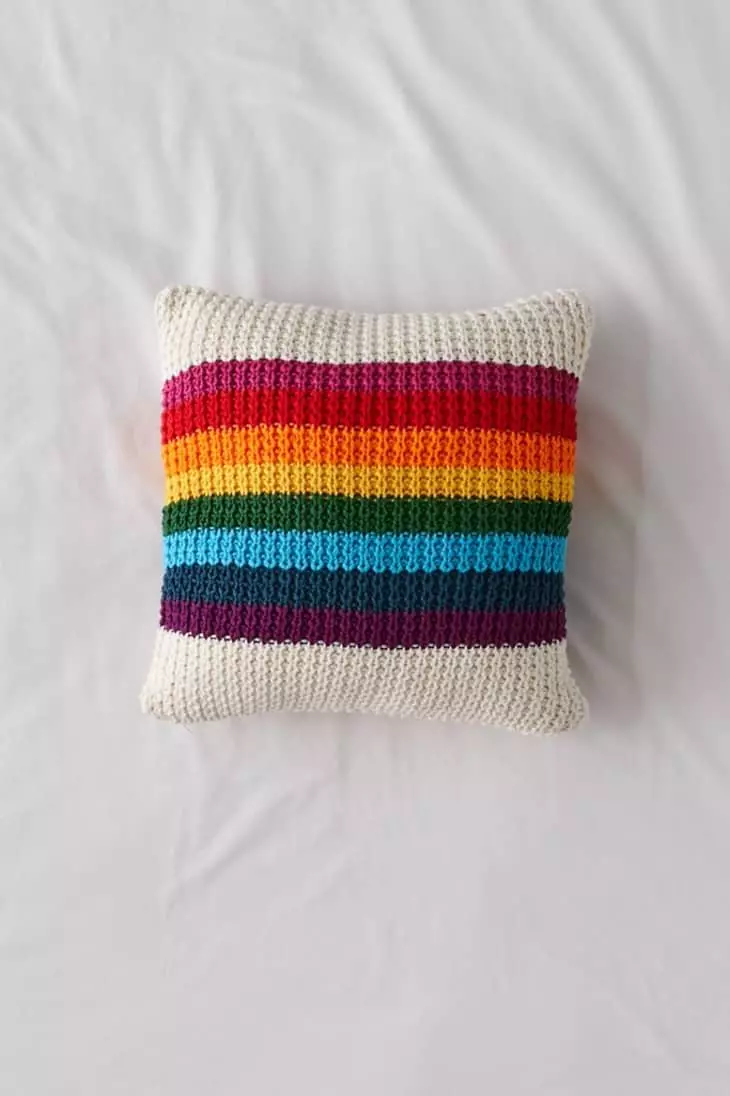 Vörumynd: Pendleton UO Exclusive Rainbow Knit kastkoddi