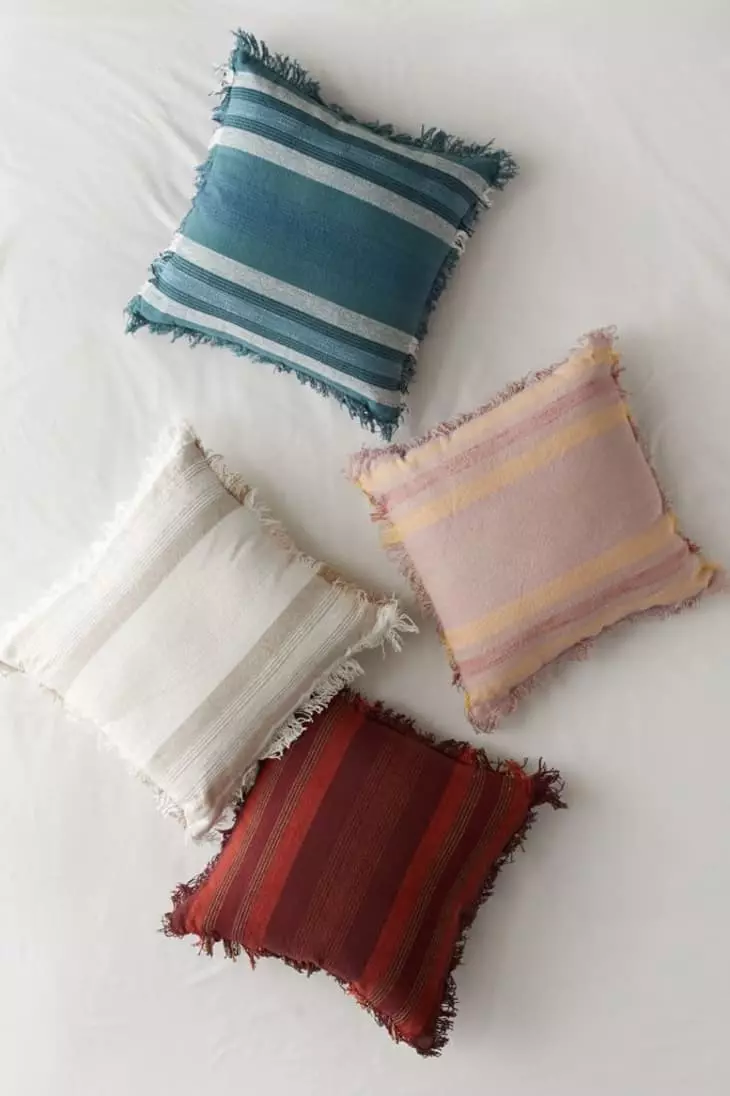 Hulagway sa Produkto: Octavia Woven Stripe Throw Pillow