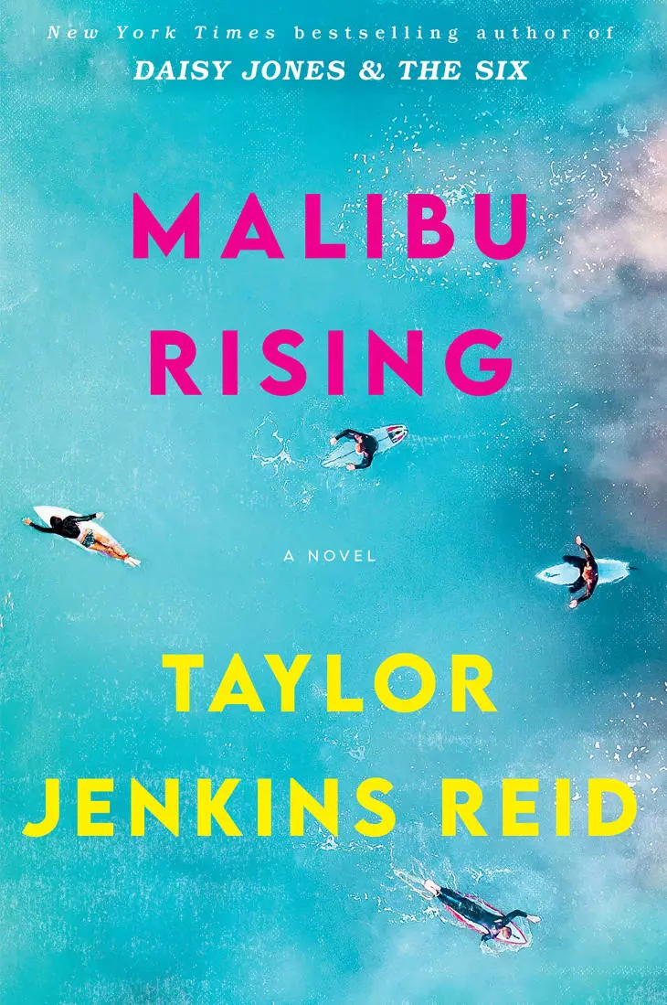 Delwedd Cynnyrch: “Malibu Rising” gan Taylor Jenkins Reid