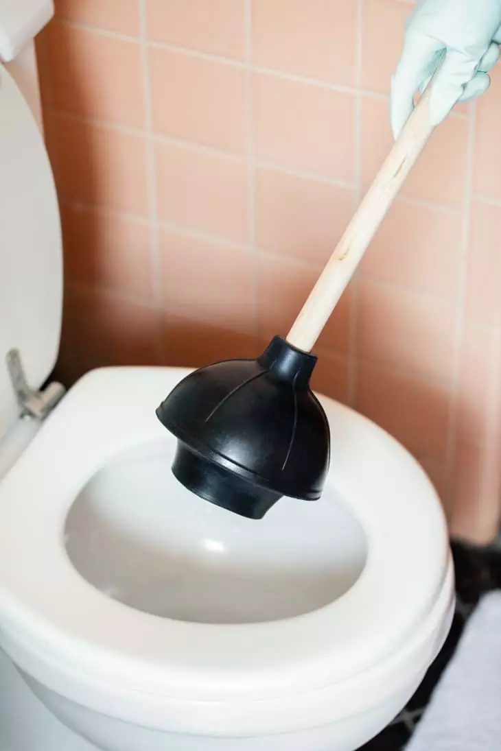 Gebruik 'n toiletsuier in die badkamer