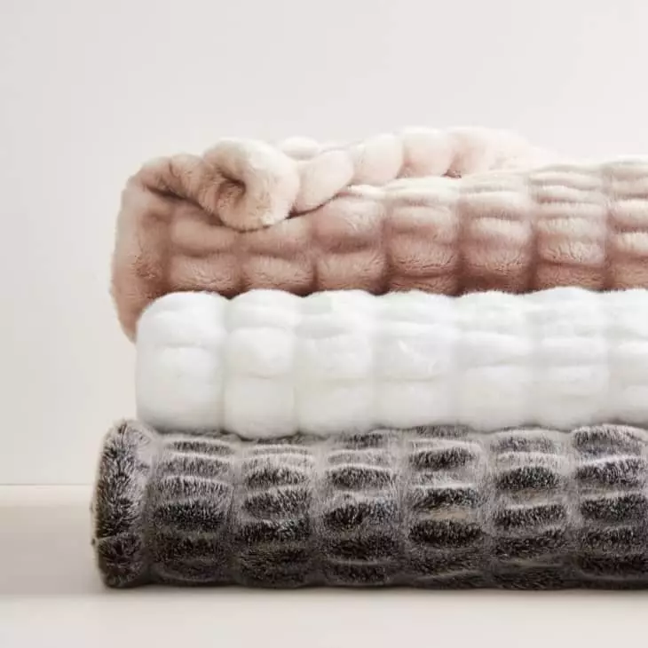 Produktbillede: Faux Fur Cascade Throw