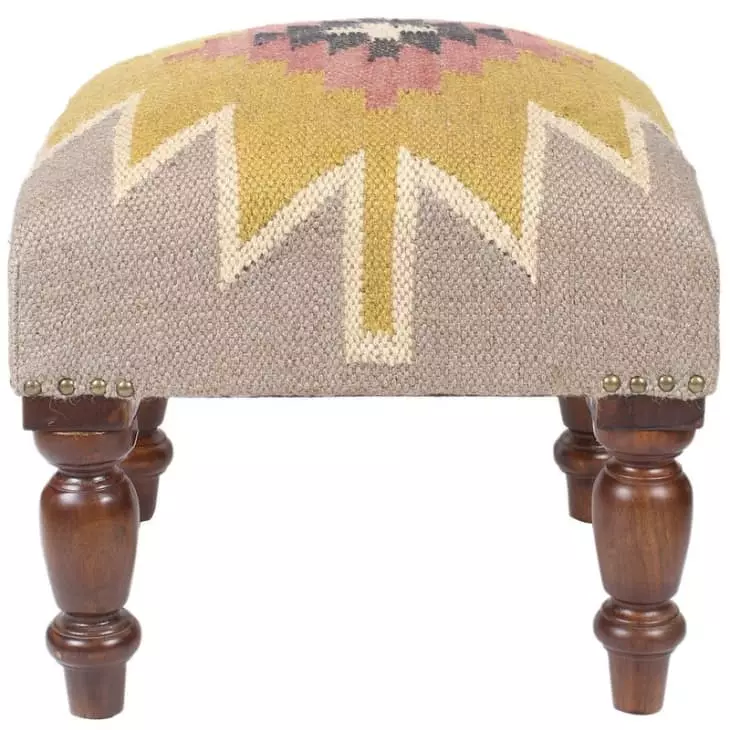 Setšoantšo sa sehlahisoa: Kilim e entsoeng ka letsoho ea Upholstered Wooden Footstool