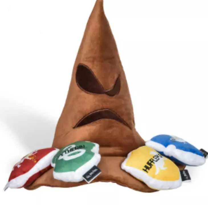 Gambar Produk: Harry Potter Wizarding World Sorting Hat Burrow Dog Toy - Squeaker