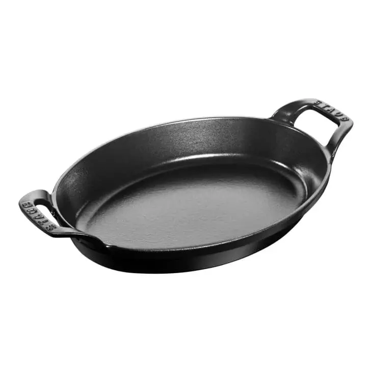 Imaj pwodwi: Staub Cast Iron 11-pous Oval Oven Dish, Matte Black - Defo vizyèl