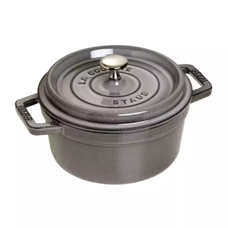 Produkta attēls: Staub čuguns 2,25 Qt. Apaļš, Coccotte — redzes nepilnības