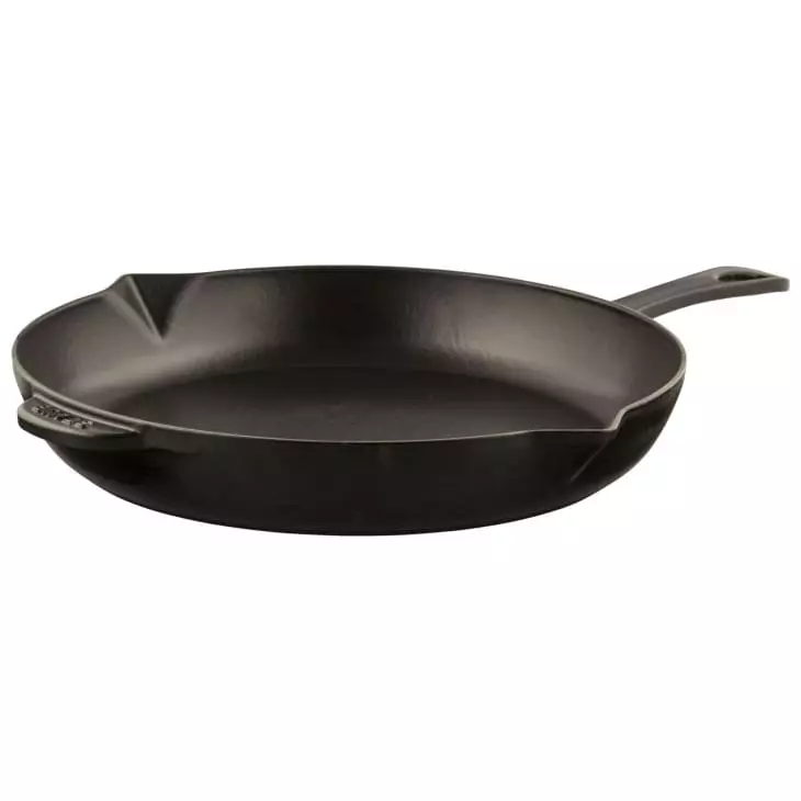 Imaj pwodwi: Staub Cast Iron 10-pous Frying Pan - Enpèfeksyon vizyèl