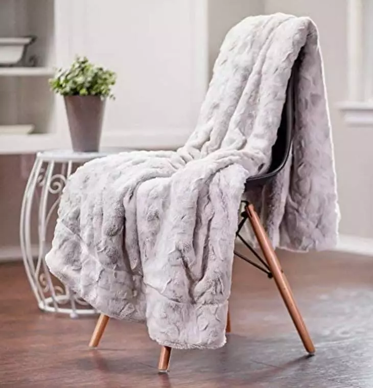 Larawan ng Produkto: Chanasya Faux Fur Throw Blanket, 50