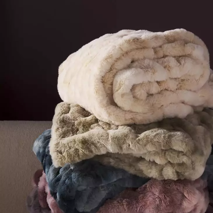 Aworan Ọja: Luxe Dyed Faux Fur Ju Blanket