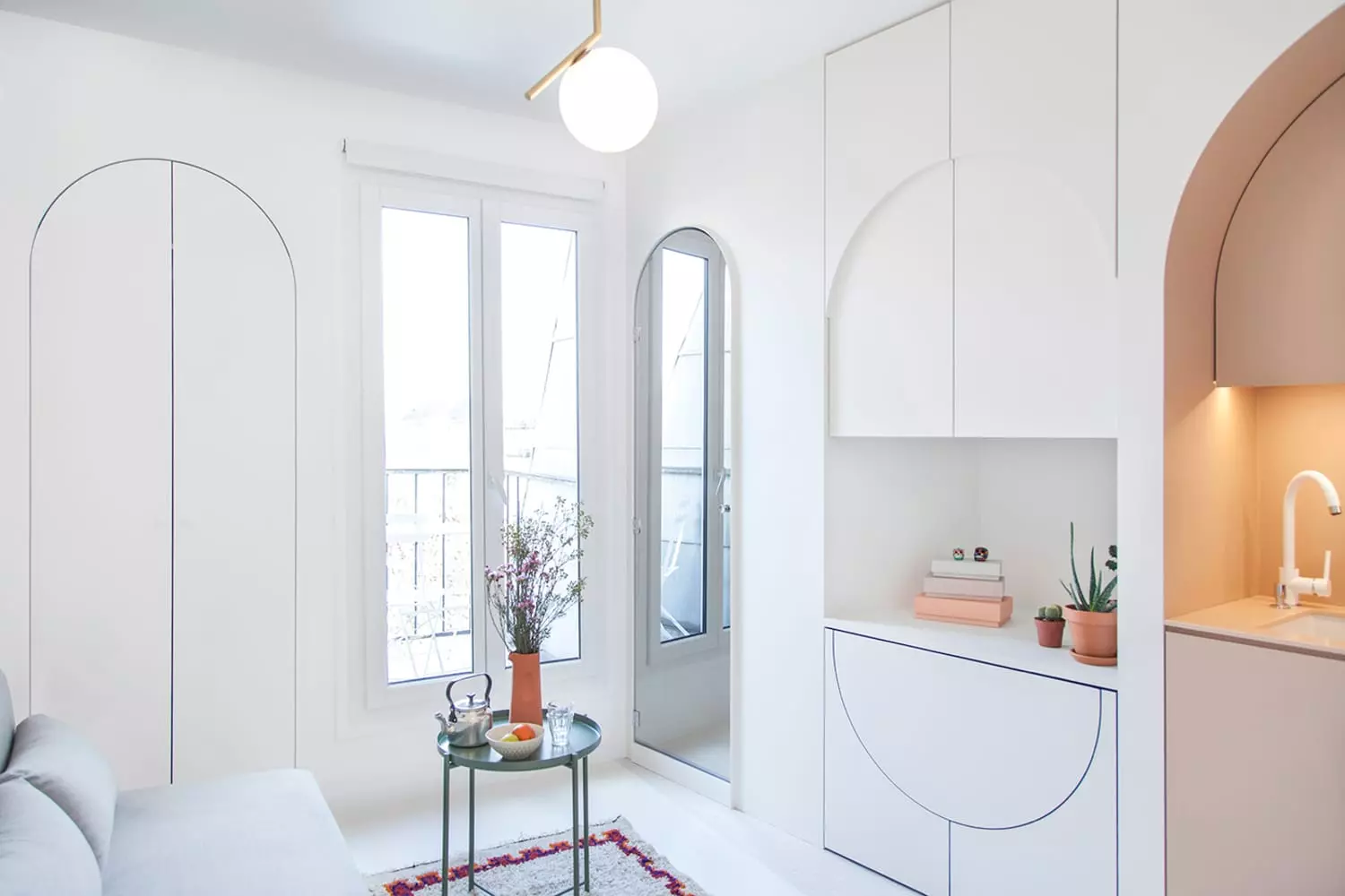 Questo appartamento di 118 piedi quadrati a Parigi è in parte casa, in parte giocattolo trasformatore