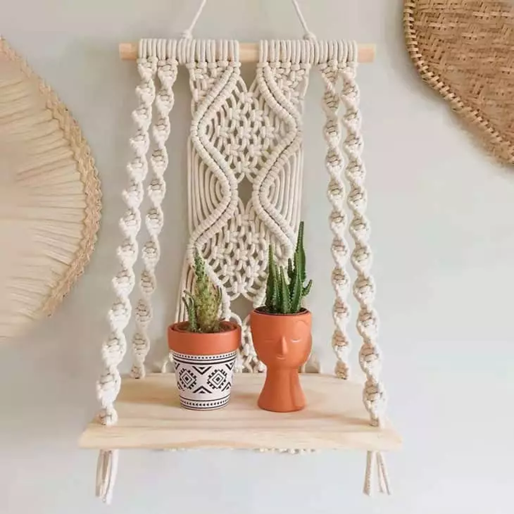 ထုတ်ကုန်ပုံ- မိုးပျံ Macrame Wall Shelf