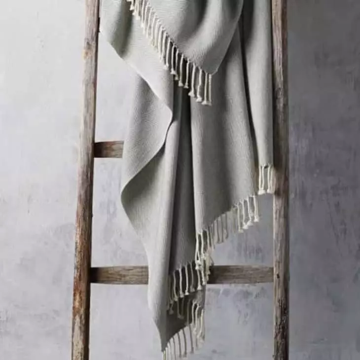 產品圖片：Arhaus Herringbone Throw