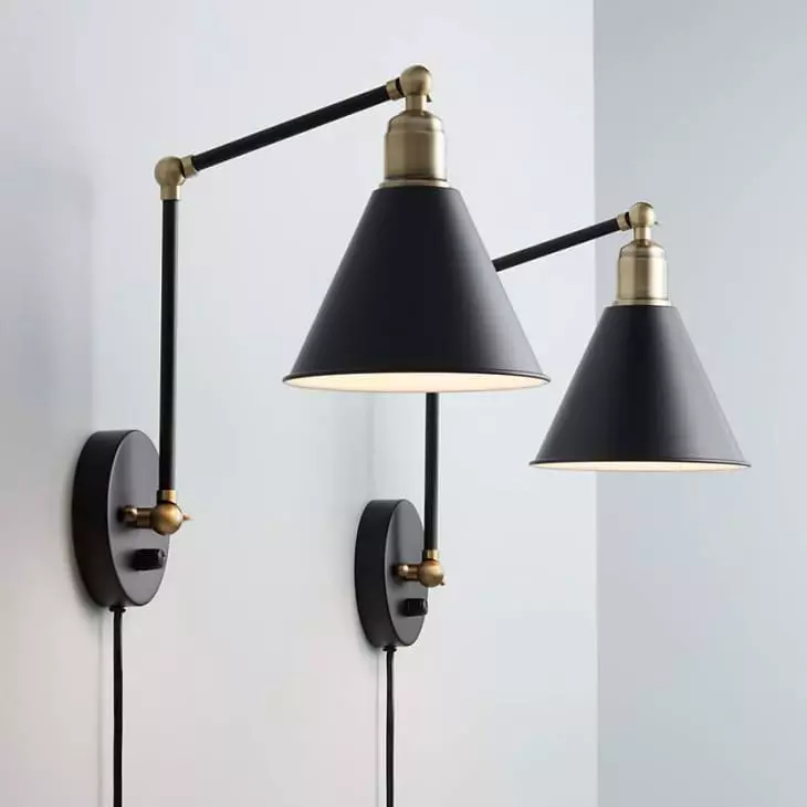 Gambar produk: Sayner Hideung sareng Kuningan Antik Swing Arm Wall Lamp, Set 2 di Lamps Plus