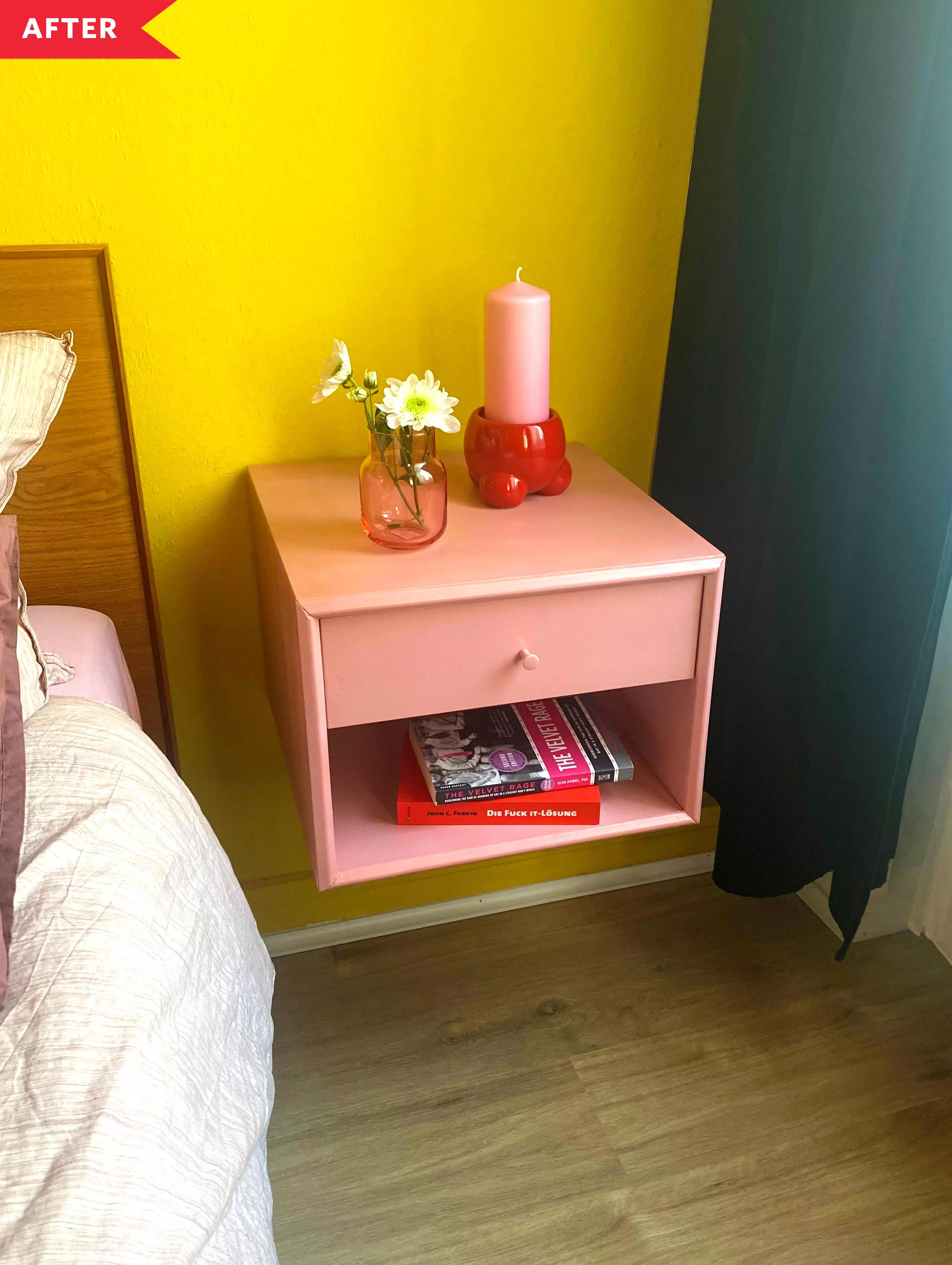 Lẹhin: Pink lilefoofo nightstand lori kan ofeefee ogiri