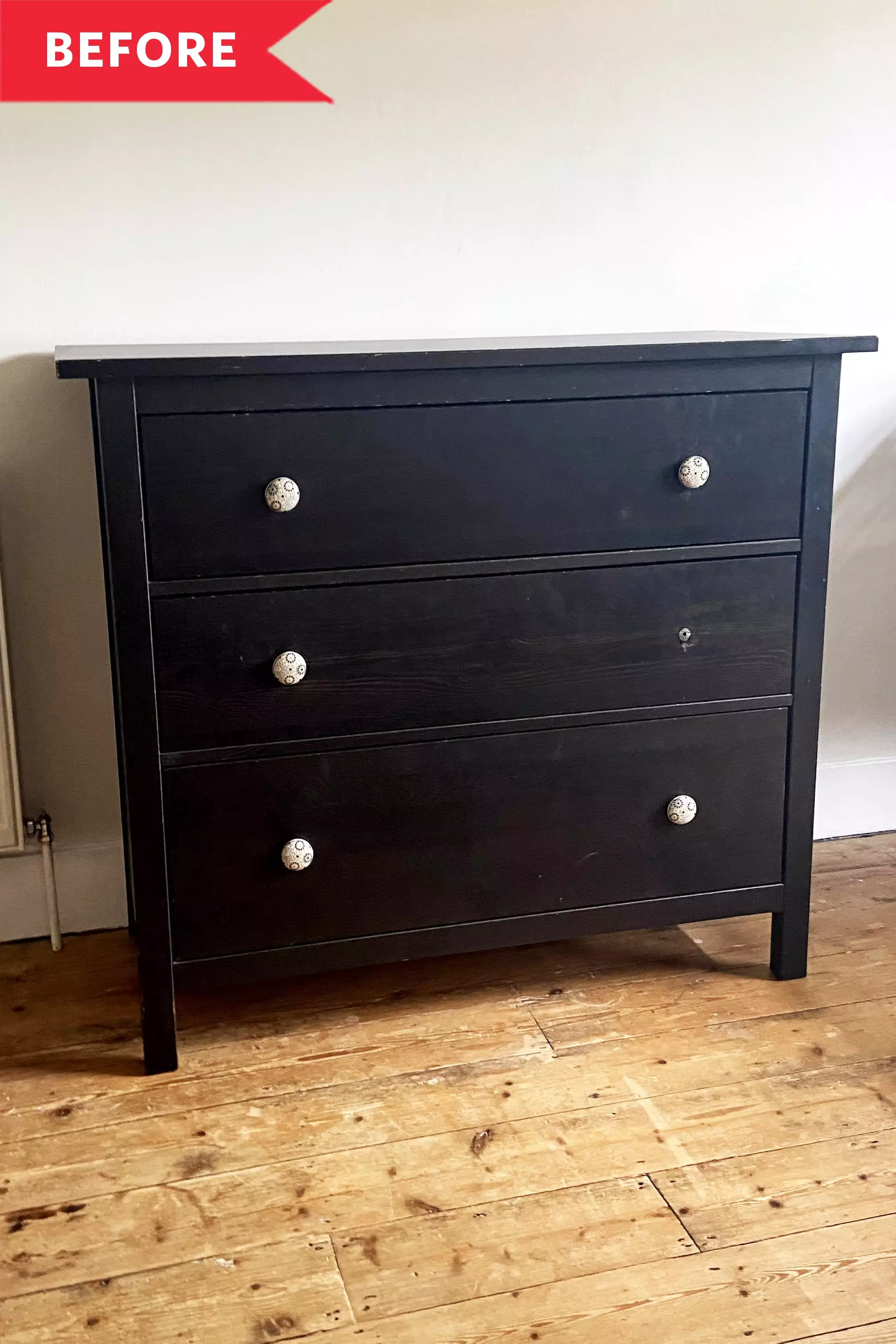 Ṣaaju: Ipilẹ dudu onigi IKEA HEMNES pẹlu fifa duroa sonu