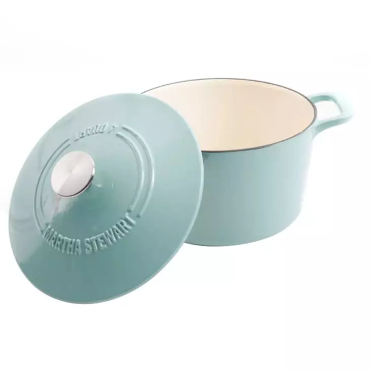 Sary vokatra: Martha Stewart 7-Quart Enamel amin'ny lafaoro holandey vy, manga