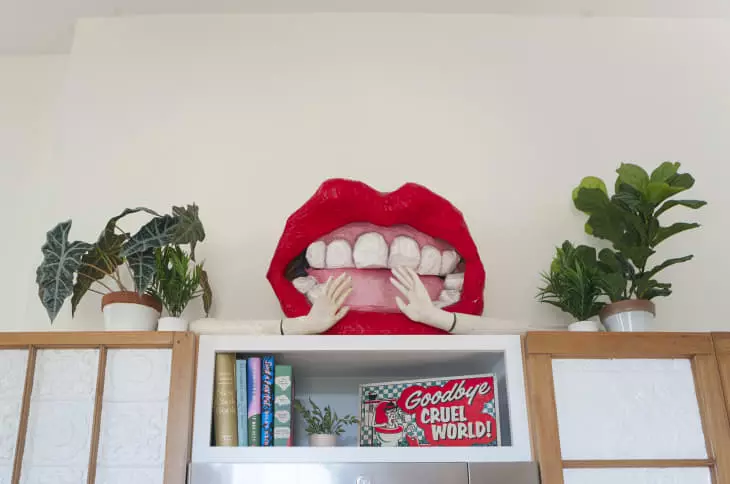 Скульптура рота над шафамі