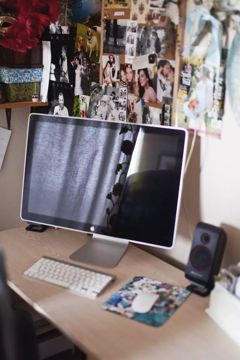 Kristy's Lovely Bedroom + Workspace 47151_26