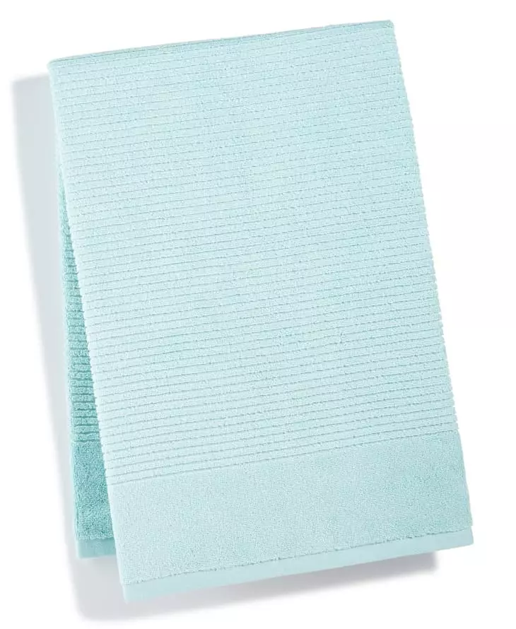 Larawan ng Produkto: Martha Stewart Collection Quick Dry Reversible Bath Towel