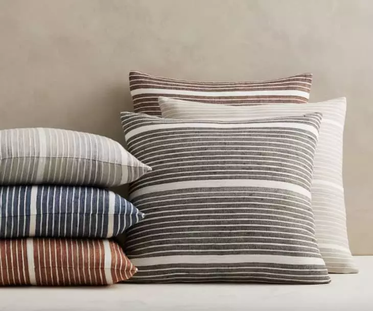 Mini stripepute i assorterte farger fra West Elm