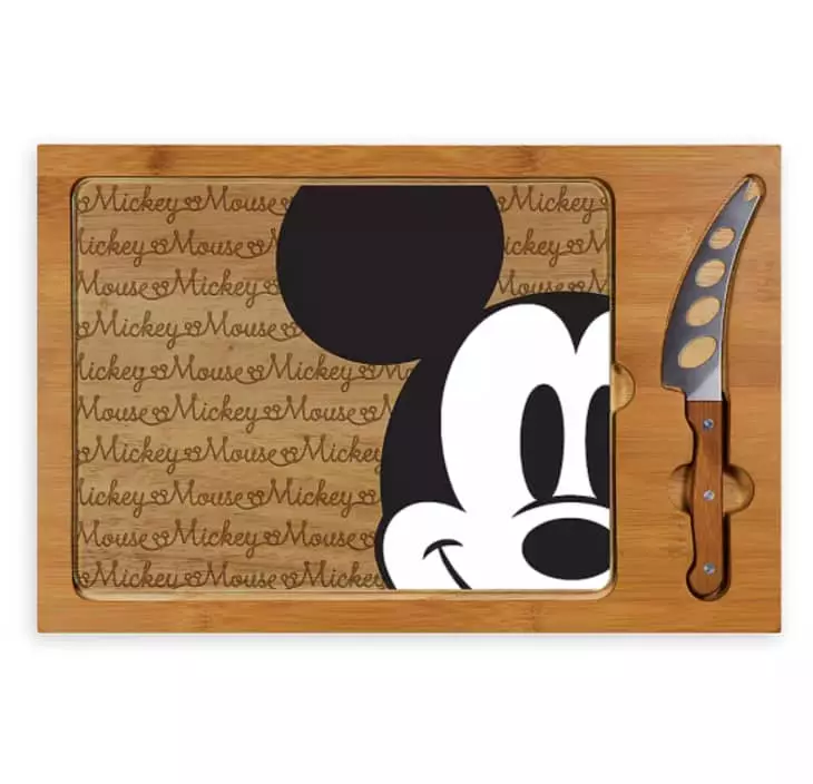 Tray Mickey Mouse nwere akụkụ anọ na ntọala mma