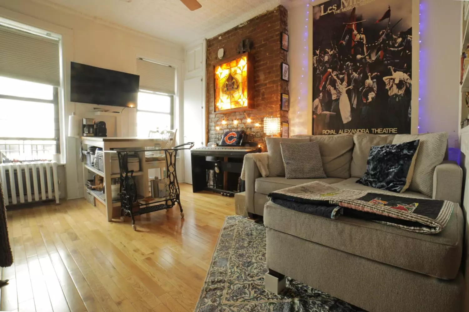 En studio på 219 kvadratmeter i NYC är anmärkningsvärt funktionell och mysig