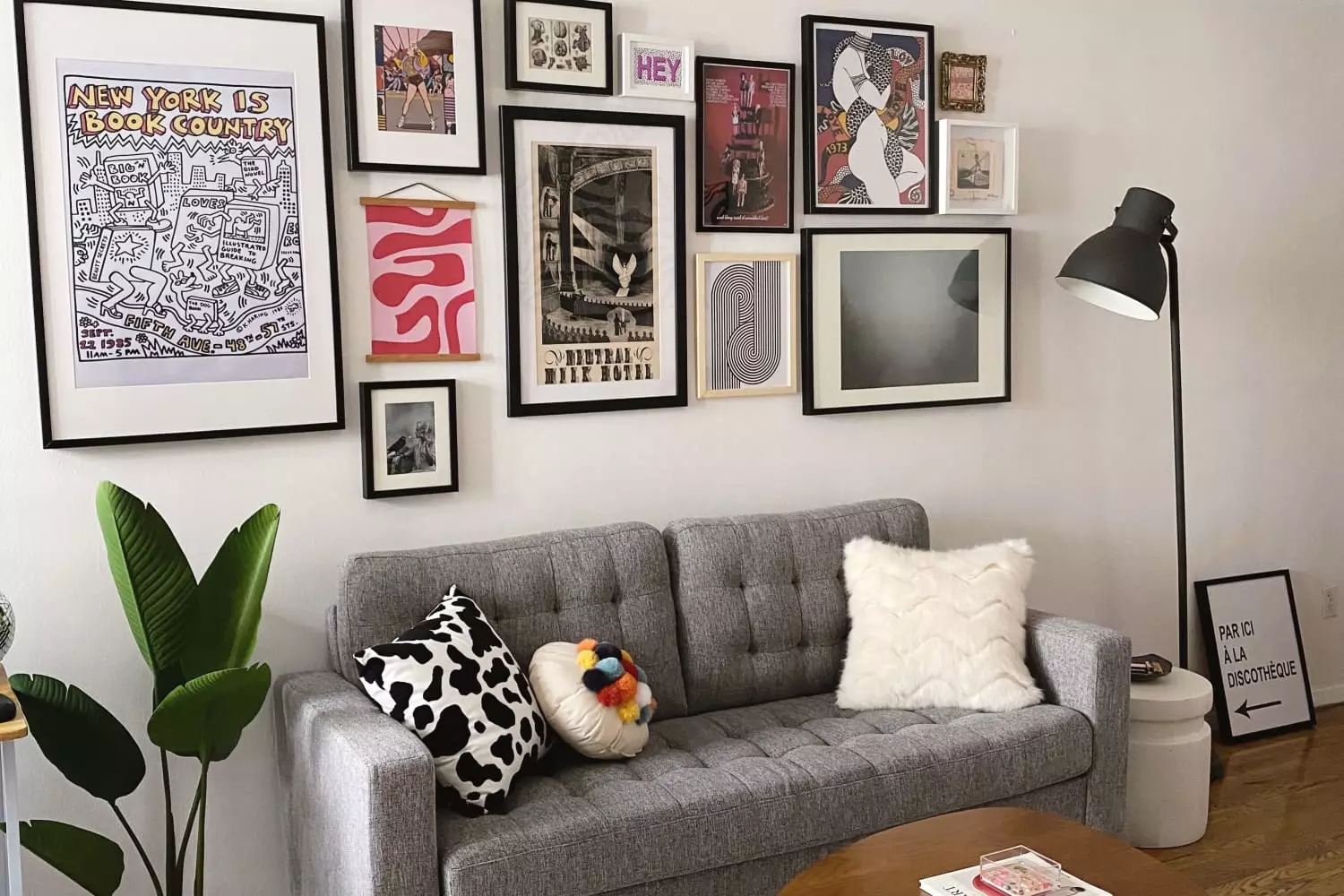 Uno studio di 300 piedi quadrati a New York è il piccolo spazio perfetto per vivere e lavorare da casa