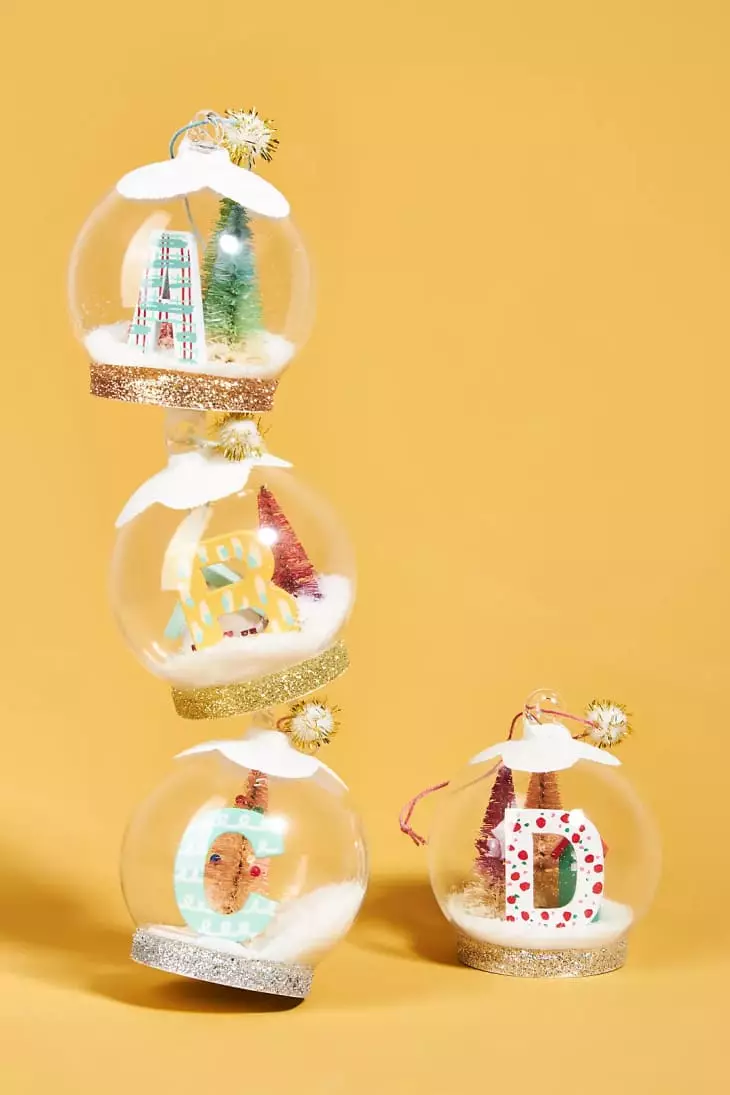 Obraz produktu: Monogram Snow Globe Ornament