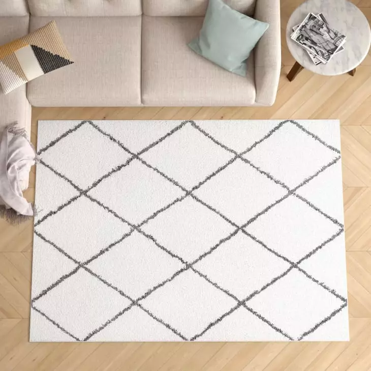 Khoom duab: Babich Geometric Shag Dawb / Grey Area Rug, 5'3' x 7'3'