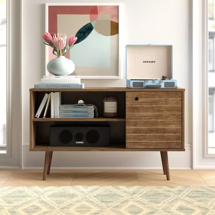 Khoom duab: Oglethorpe TV Stand