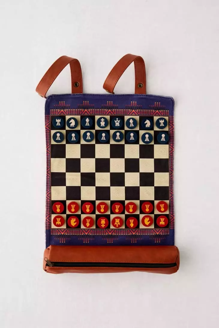 产品图片：Pendleton Roll-Up Chess And Checkers Set