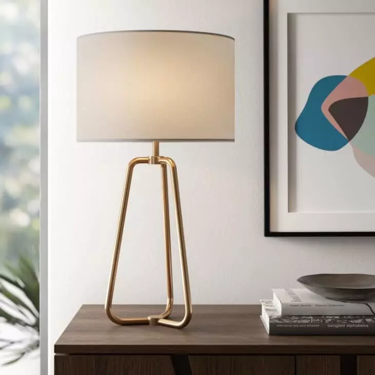 Sary vokatra: AllModern Table Lamp