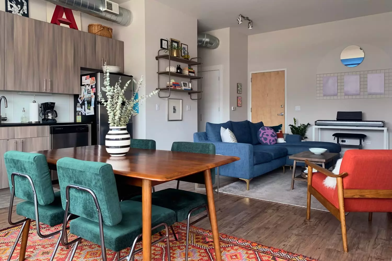 Dit appartement in Chicago is een perfecte mix van modern, klassiek, eclectisch en kleurrijk