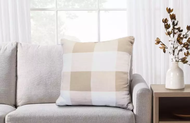 Produktbild: Mainstays Plaid Pillow