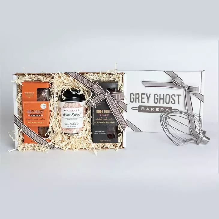 Setšoantšo sa Sehlahisoa: Lebokose la Limpho la Grey Ghost Bakery Wine Lover