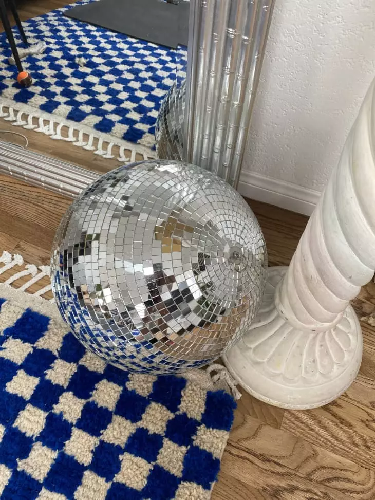 Disco bhora pamusoro peblue newhite checkerboard rug