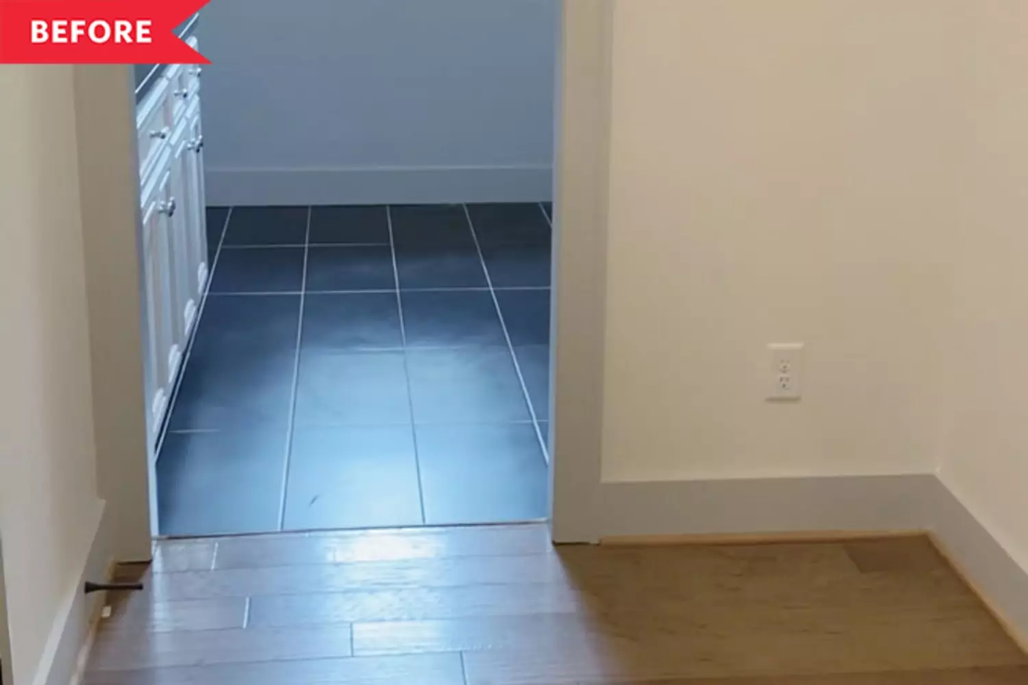 Antaŭ kaj Post: Provu Rimarki la IKEA-n en ĉi tiu Sofistika Mudroom Redo