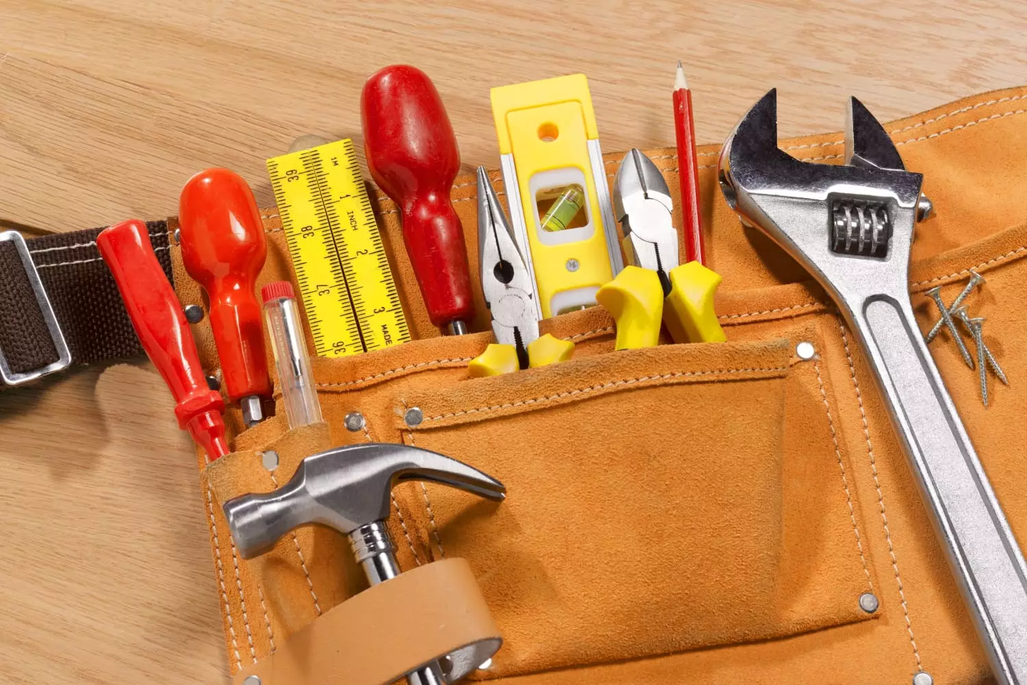 8 Fragen, die Sie einem Home Repair Pro stellen sollten, bevor Sie ihn einstellen